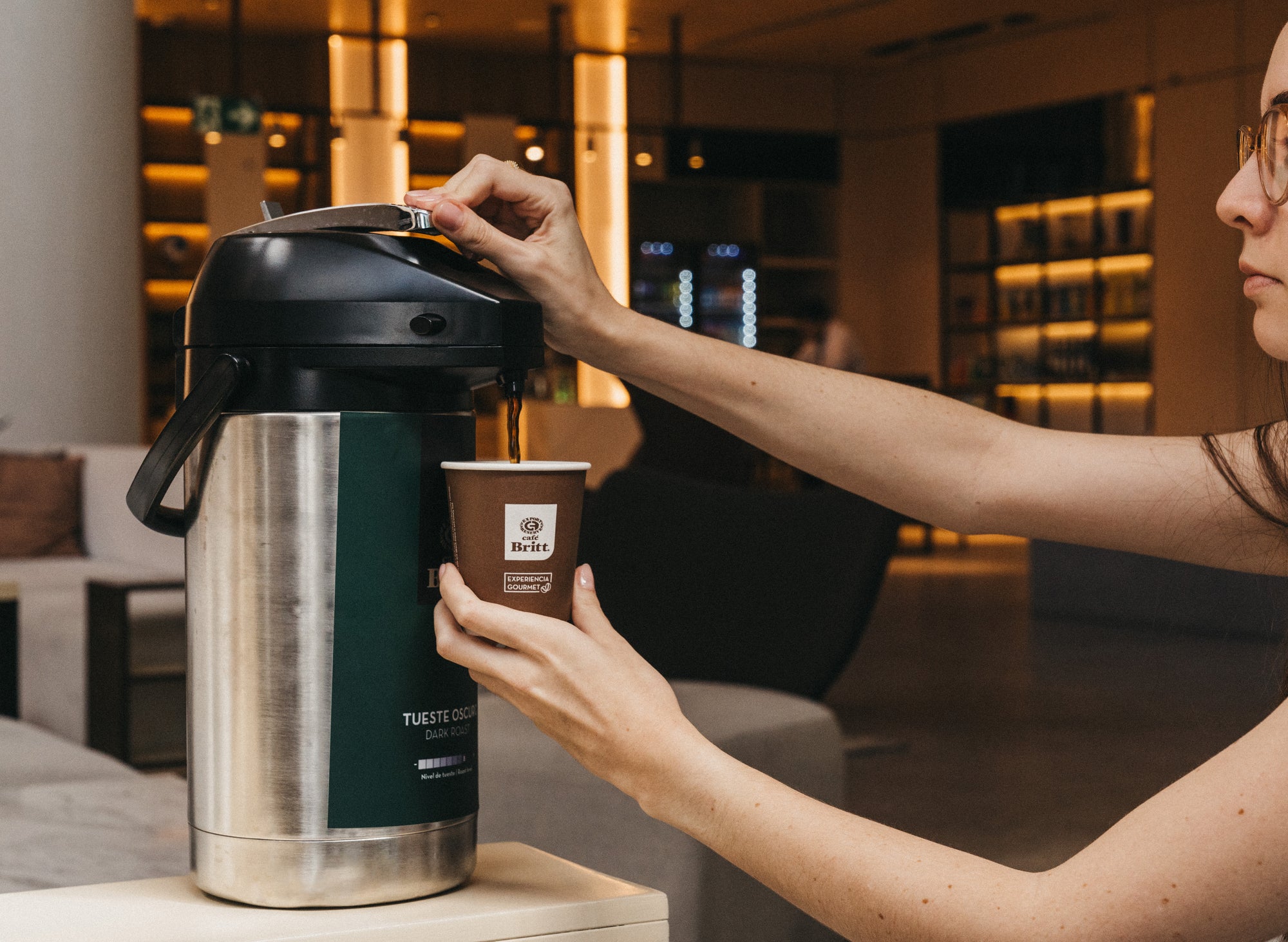 Máquinas de Café Automáticas para Lobby de Hotel | Café Britt CR – Cafe ...